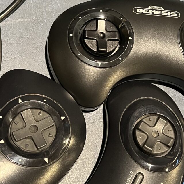 Review: Retro-Bit SEGA Genesis BIG6 Arcade Pad (Wired Console & 2.4 GHz ...